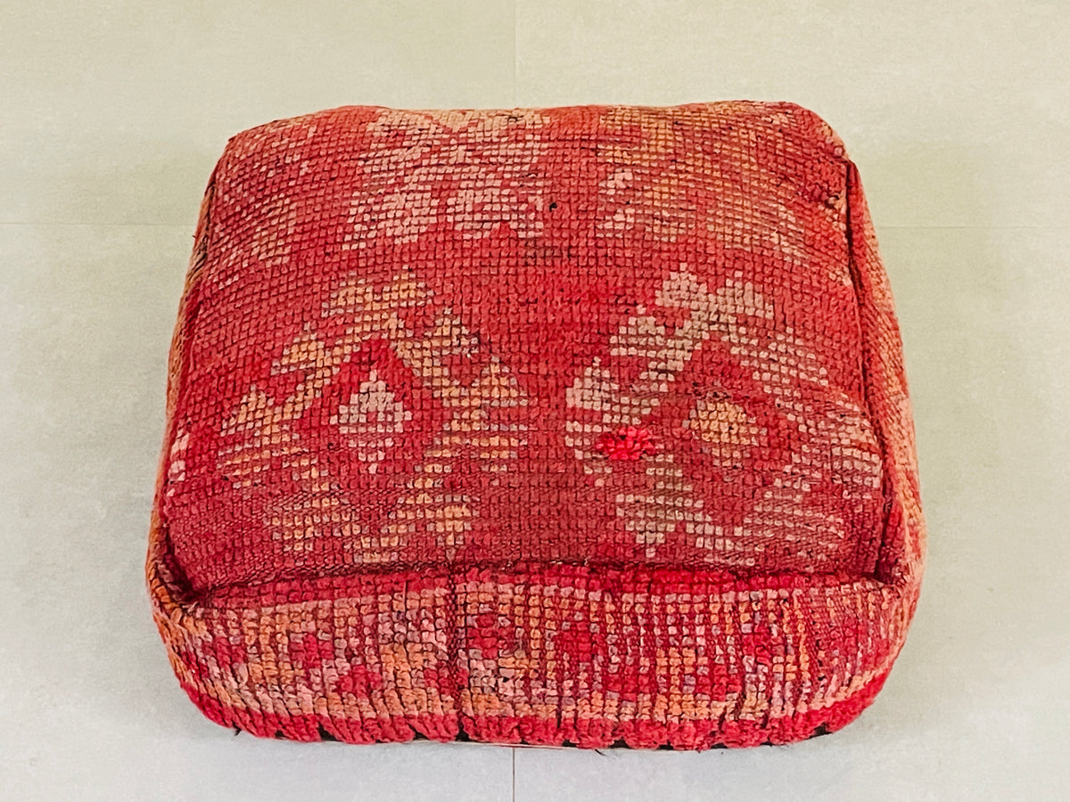 Red artisanal pouf - Q52 – The Wool Rugs